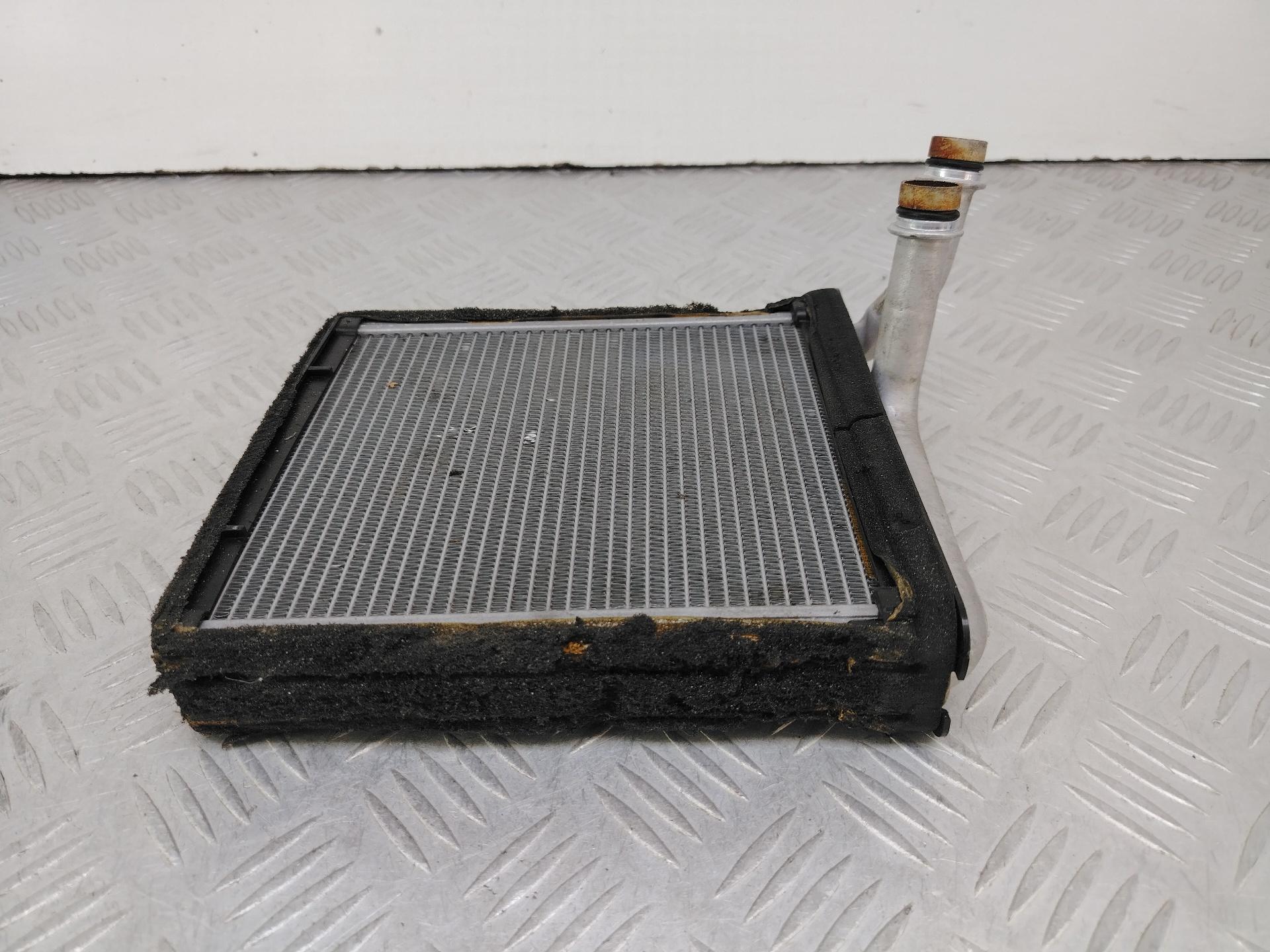 Радиатор отопителя (печки) Volkswagen Passat B6 2008 3C0819031
