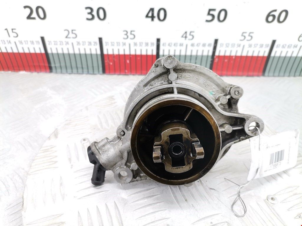 Насос вакуумный / 1768873 700437012 11667791232 для BMW 7-Series (E65/E66) (с пробегом)