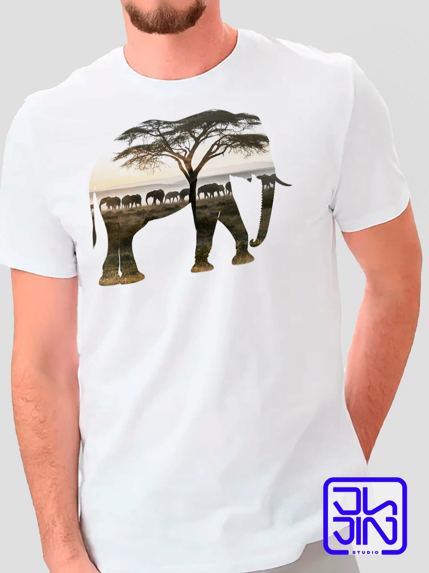 Футболка Jujin Studio классическая мужская с авторским принтом Слон минималистичный, черно белый силуэт саванны с необычным черным закатом, белый хлопковый трикотаж с прикольным рисунком на груди