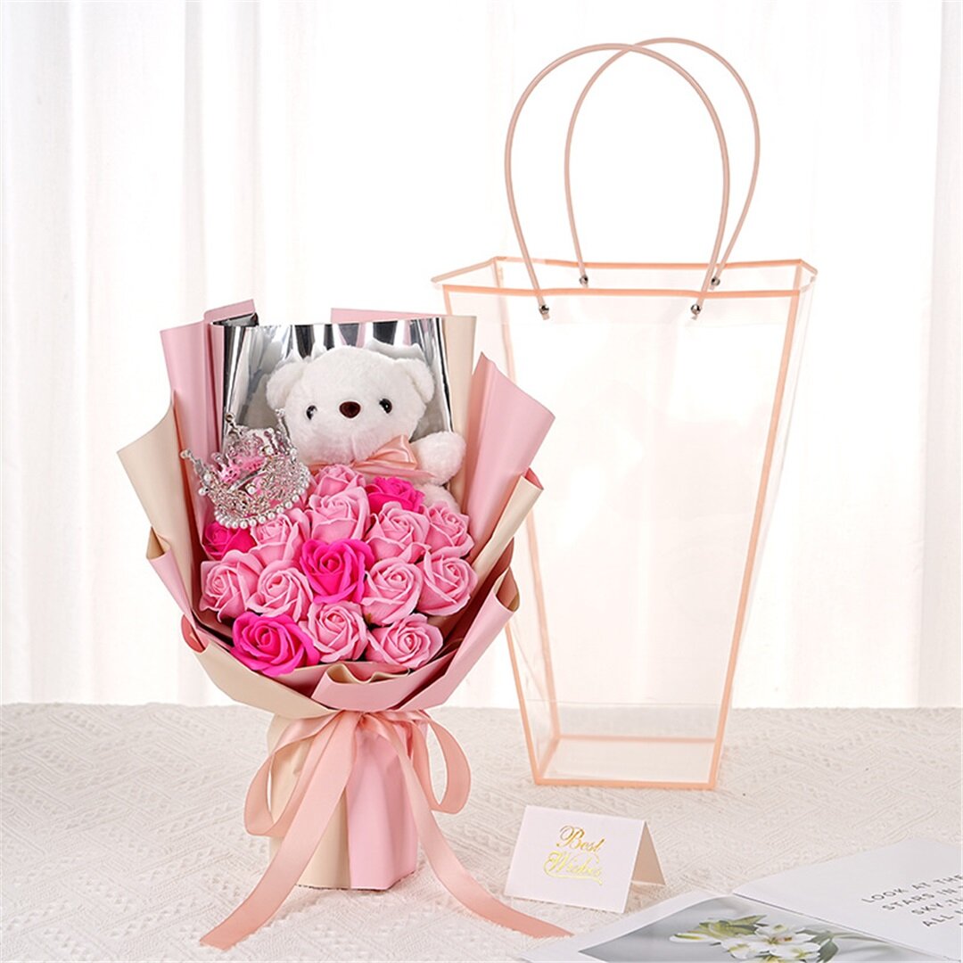 Очаровательный букет из мыльных роз с мишкой Тедди - роскошный подарок на День влюбленных Розовый