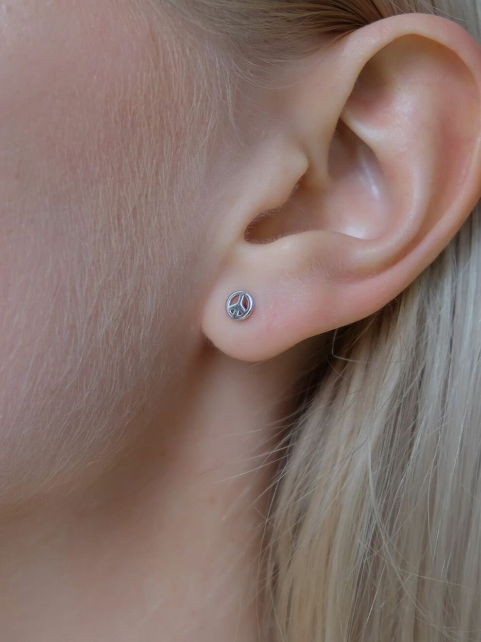 Серьги пусеты, белое золото, 585 проба, родирование