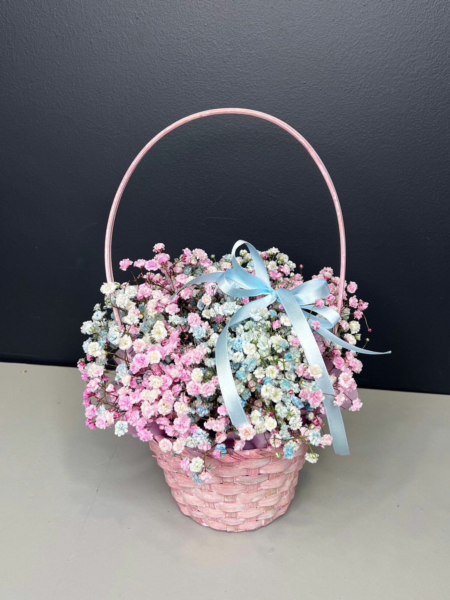 Корзиночка из цветной гипсофилы