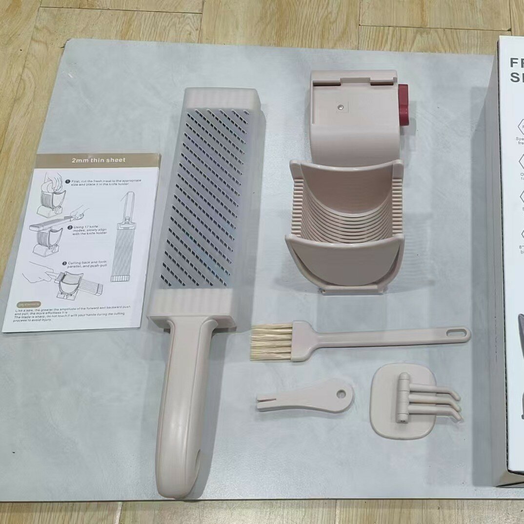 Слайсер, используемый для нарезки мяса на ломтики, которые можно нарезать ломтиками, полосками и частицами хаки