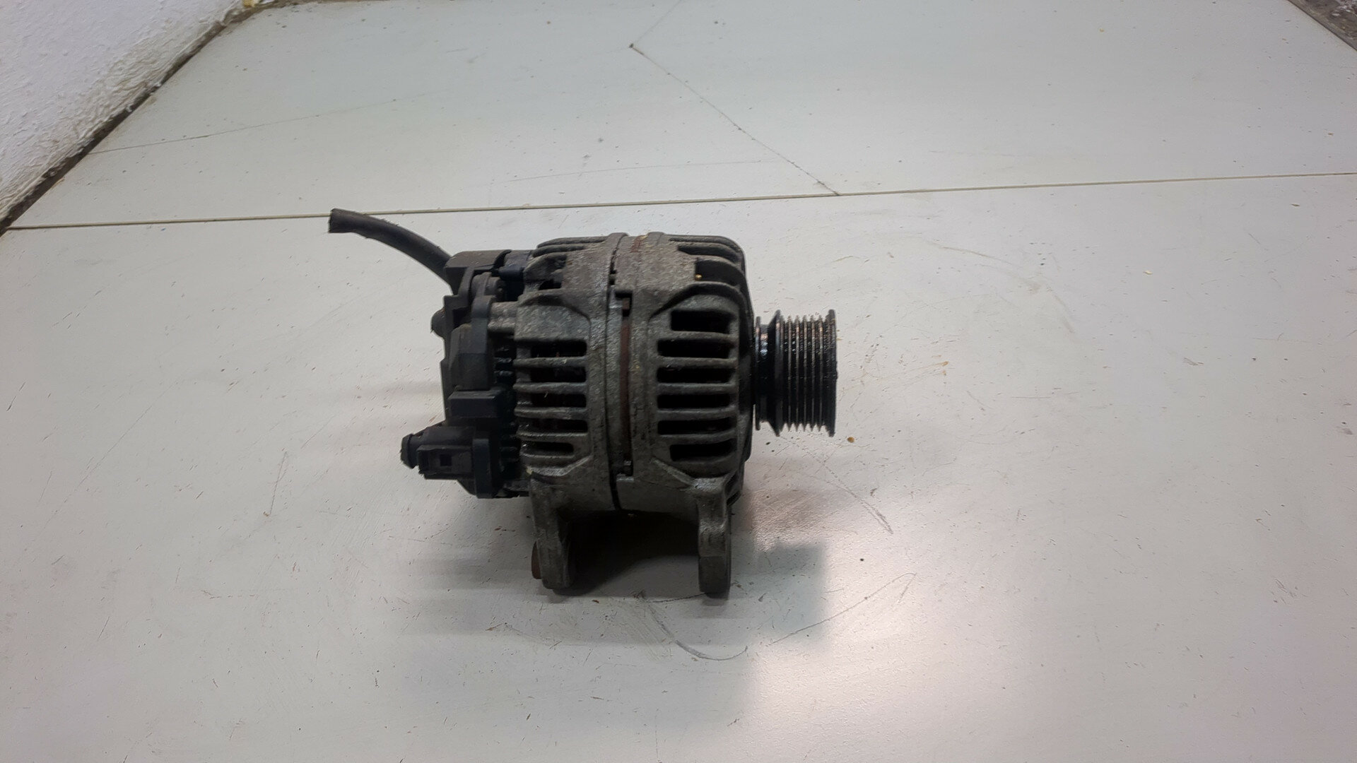 Генератор Volkswagen Golf 4 Б/У