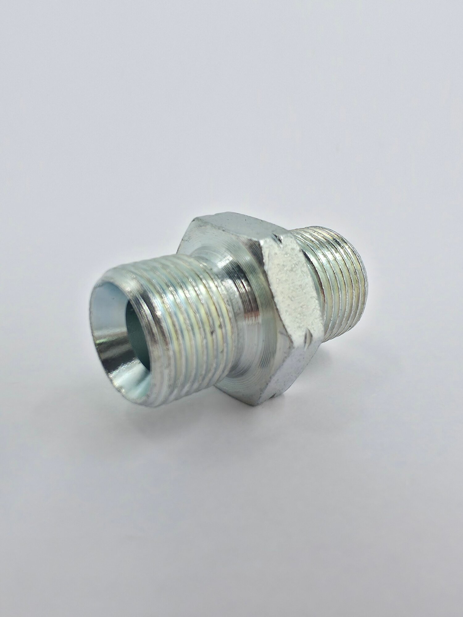 Штуцер 3/8 - 3/8 BSP-BSP соединительный прямой для РВД и гидравлических систем