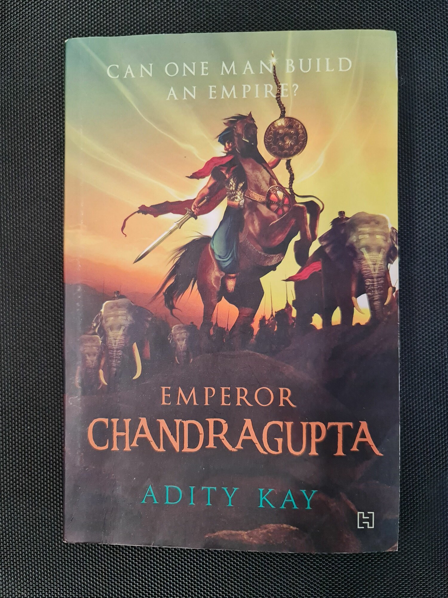 Редкая книга (на английском языке) A. Kay Emperor Chandragupta. Can One Man Build an Empire? / Адити Кей - Император Чандрагупта, 2016 г.