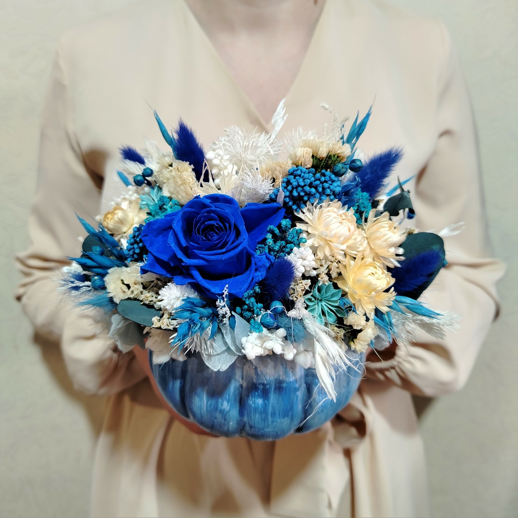 Композиция Floral Accord "Синяя в тыкве", гипс, высота 18см