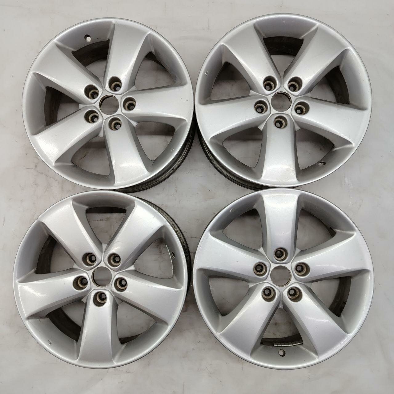 Колесные диски Suzuki 17x6.5 PCD 5x114.3 D60.1 ET45 (оригинал)