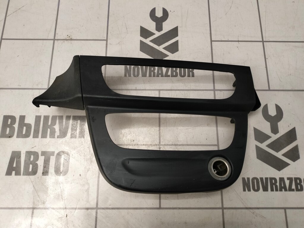 Накладка декоративная Renault Fluence 10-17