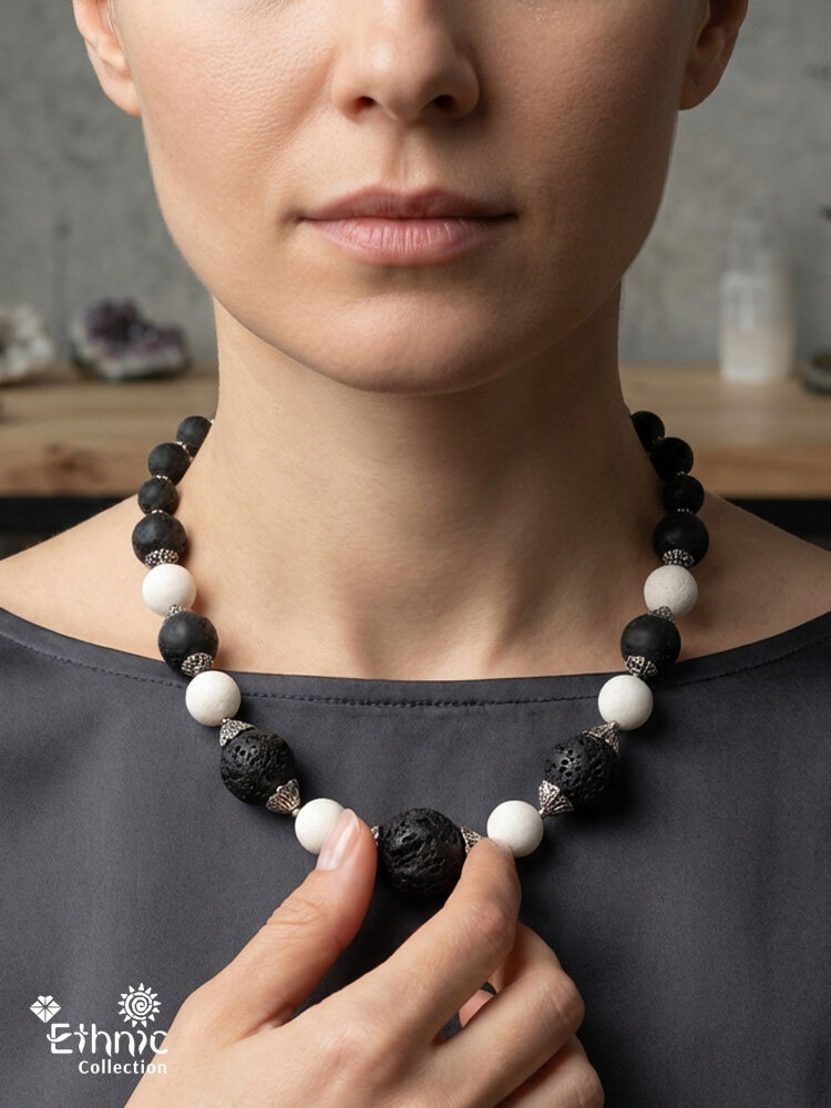 Бусы, коралл, вулканическая лава, обсидиан