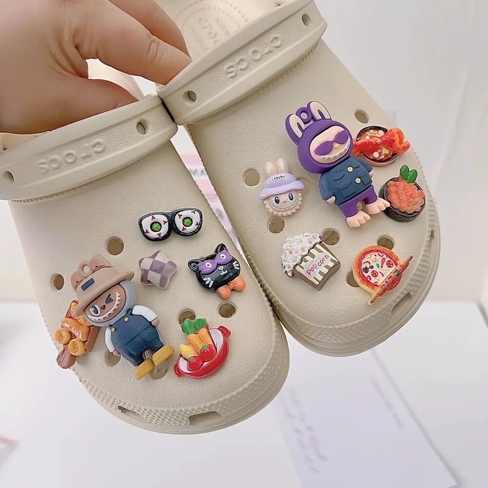 Джиббитсы для обуви 12 шт - акриловые фигурки Лабубу для кроксов, яркий дизайн, коричневый и бежевый цвета