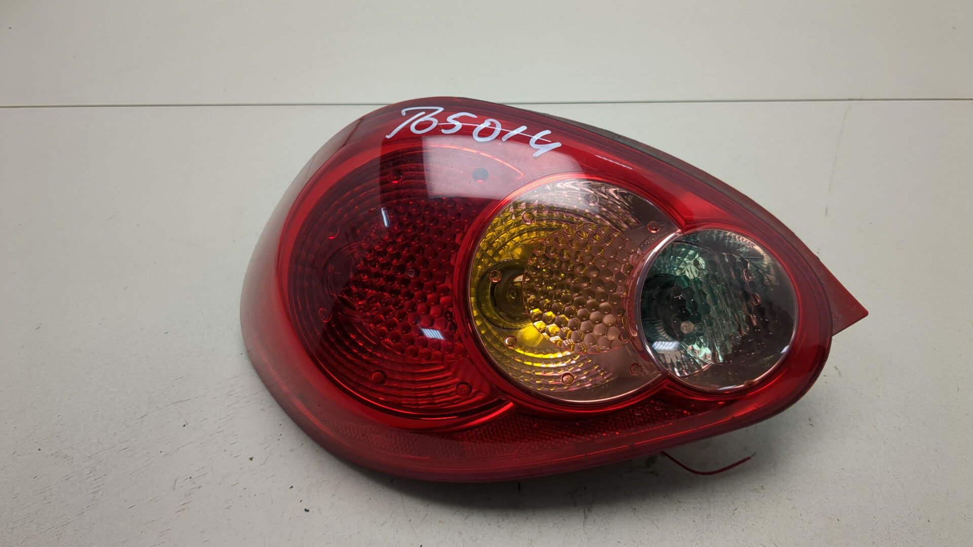 Фонарь (задний) левый Toyota Aygo Б/У