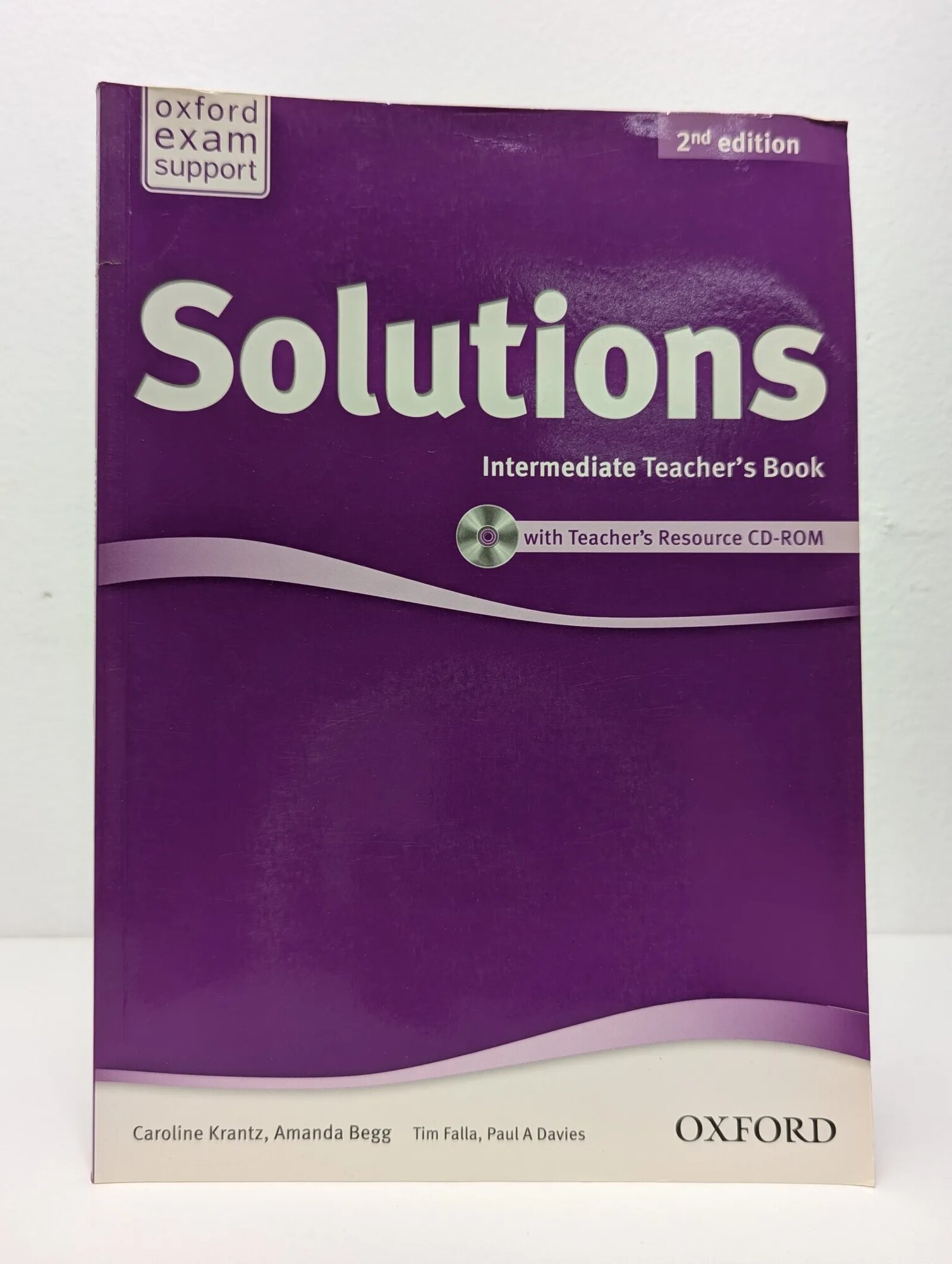 Solutions Intermediate Teacher's Book. With CD-ROM Фэлла Тим, Дейвис Пол А, Крентц Кэролайн 2016
