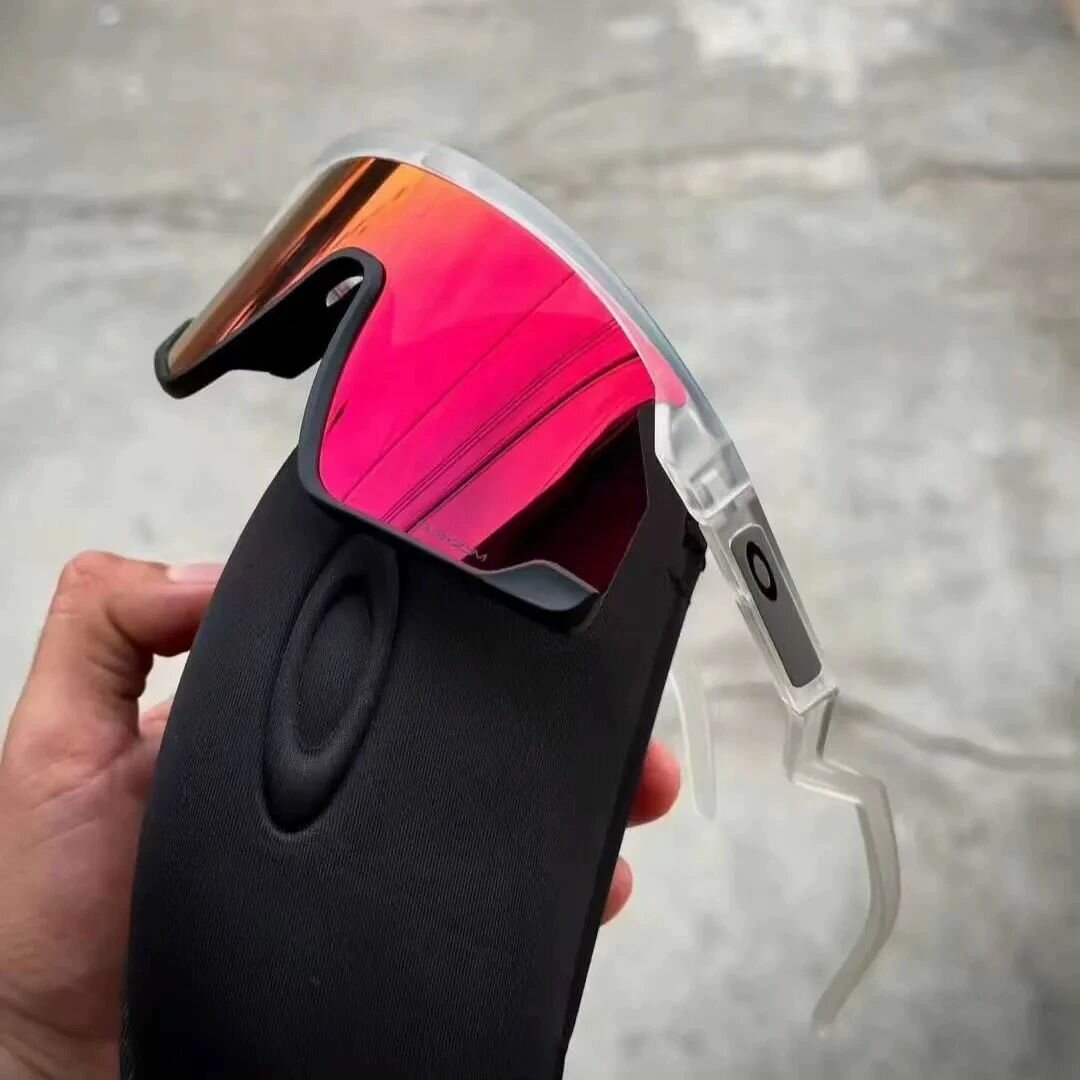 Горнолыжная маска Oakley 9280 Матовый белый цвет в сочетании с пурпурно-красным