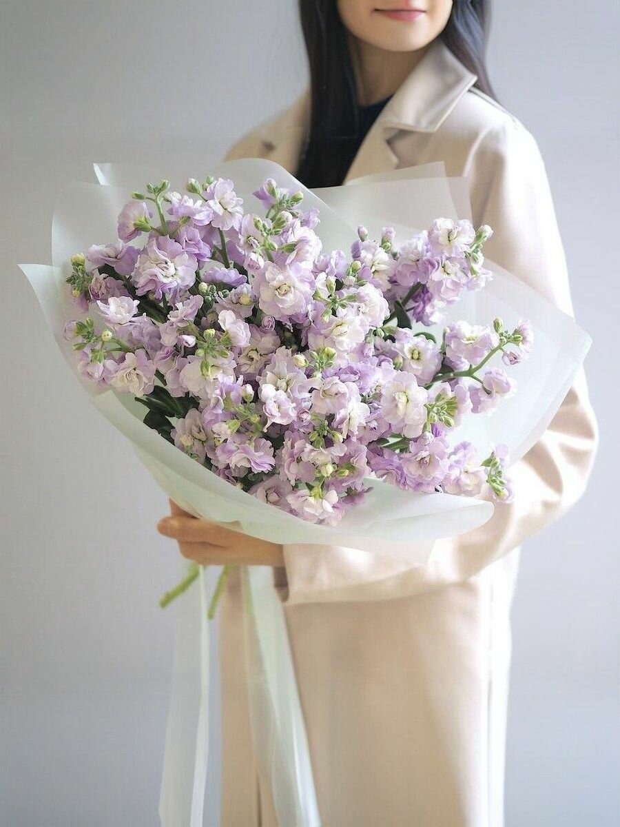 Букет из маттиолы лавандового цвета