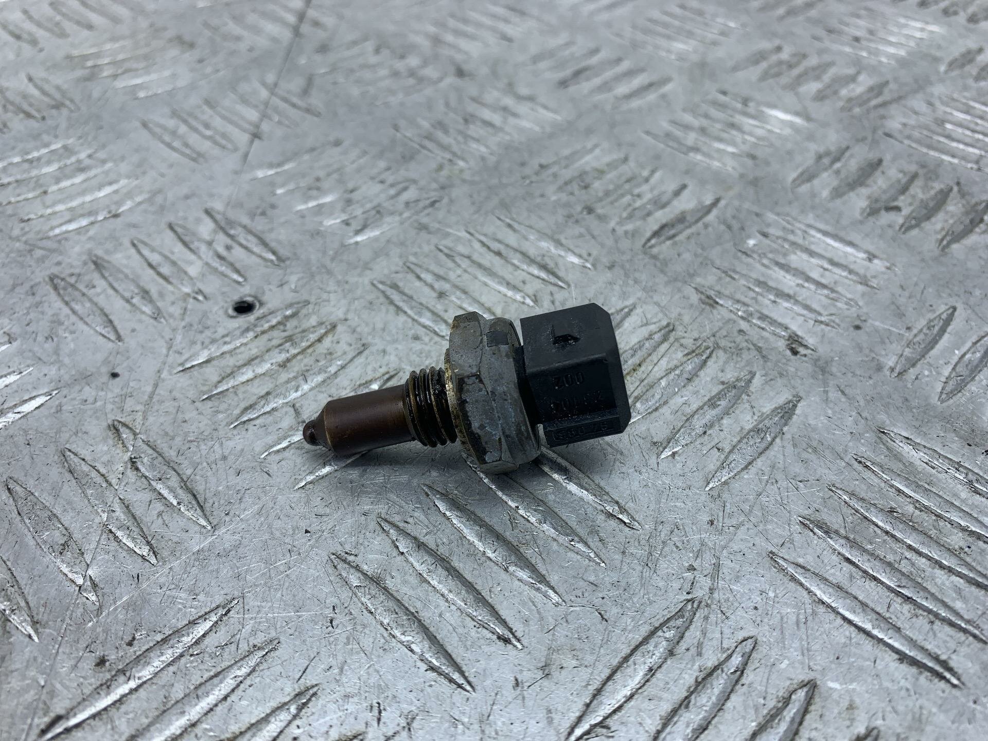 Датчик давления масла BMW 5 E60/E61 2006 1433076