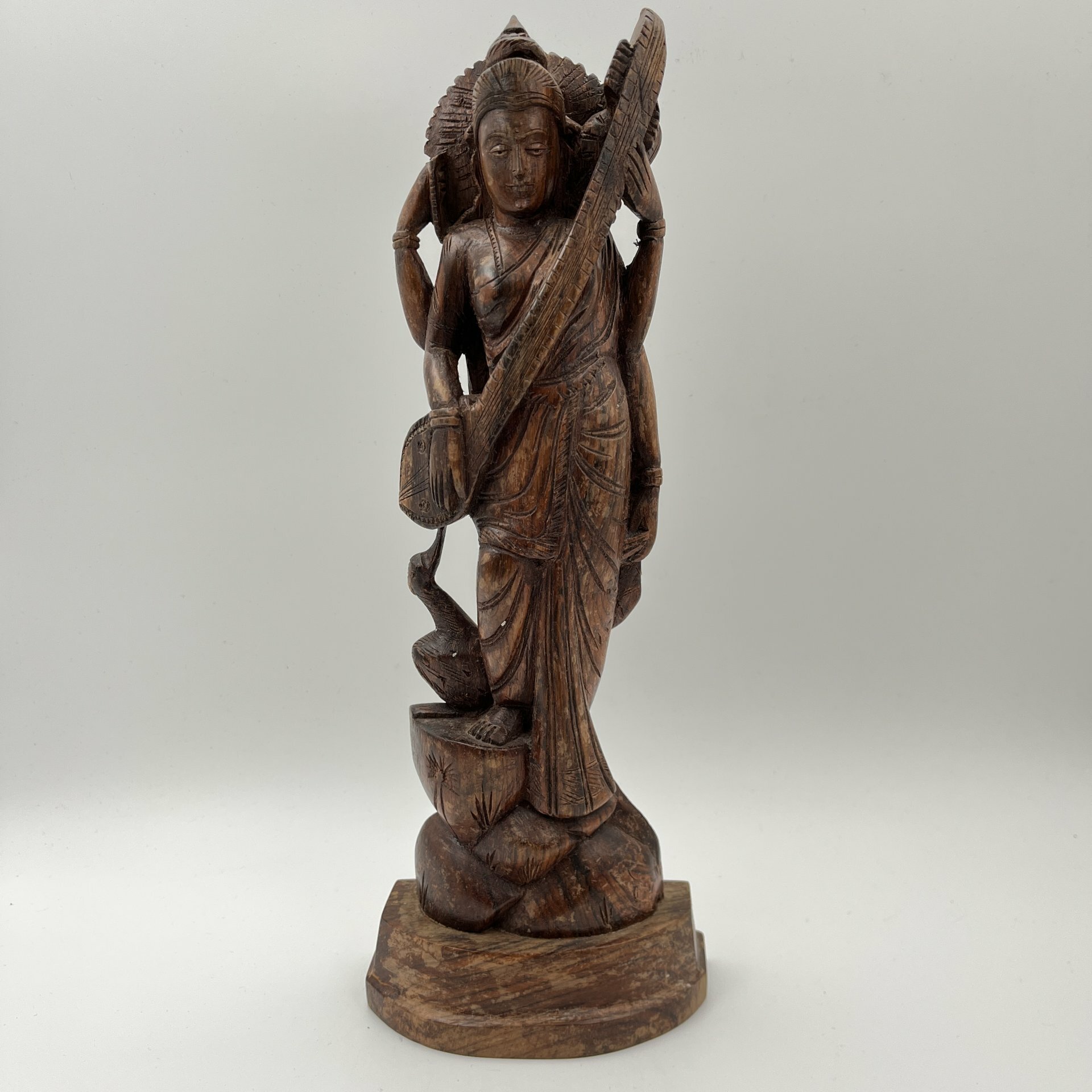 Статуэтка "Сарасвати" (богиня мудрости, знания, искусства