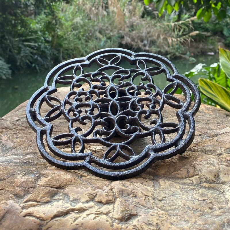 Пятиугольный коврик для чайника с чугунным основанием, аксессуары для угольной печи, ручная работа, универсальный чугунный теплоизоляционный коврик, винтажная художественная подставка из чугуна