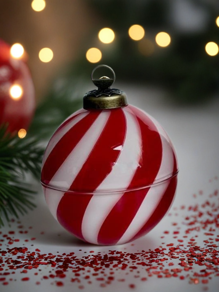 Свеча Крапивня Village Лолипоп, новогодняя коллекция, аромат яблочных леденцов, 100мл