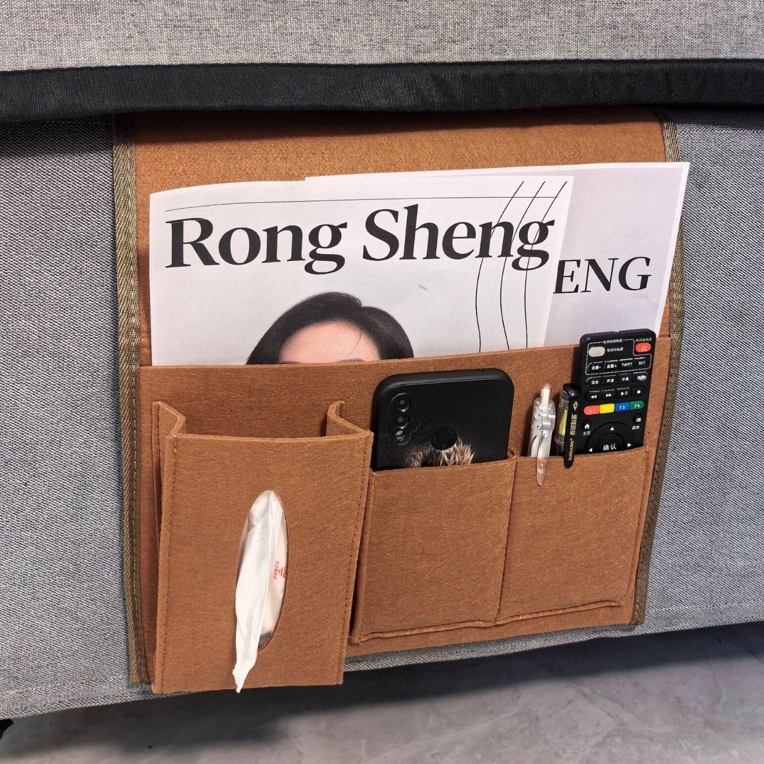 Многофункциональная сумка для хранения на подлокотнике дивана с отделением для пульта дистанционного управления, тканевый органайзер для мелочей у кровати, многофункциональная сумка для хранения телефона.