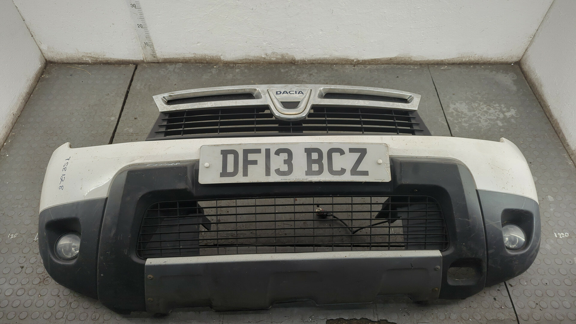 Бампер передний Dacia Duster Б/У