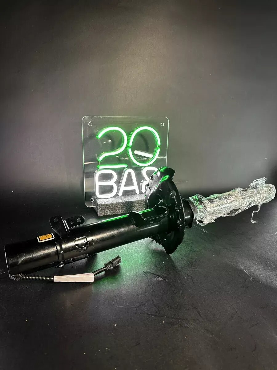 Передний левый амортизатор Range Rover Evoque L538