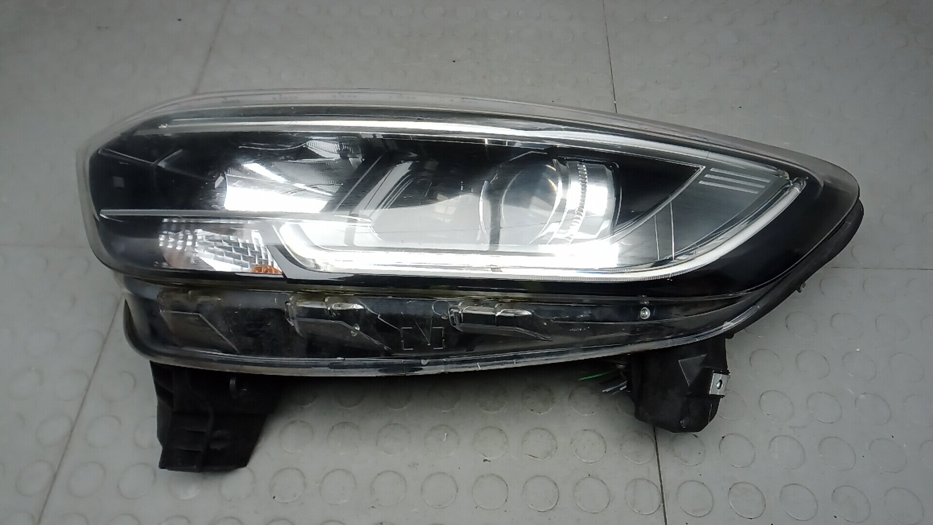 Фара левая RENAULT KADJAR 1