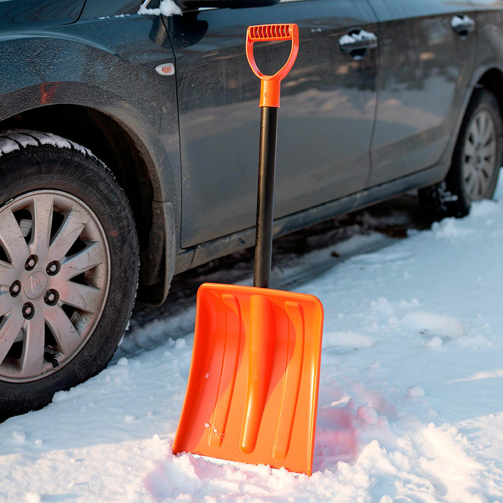 Лопата автомобильная "Авто-Вьюга Стандарт" 260х350 мм, с оцинкованной планкой, оранжевая