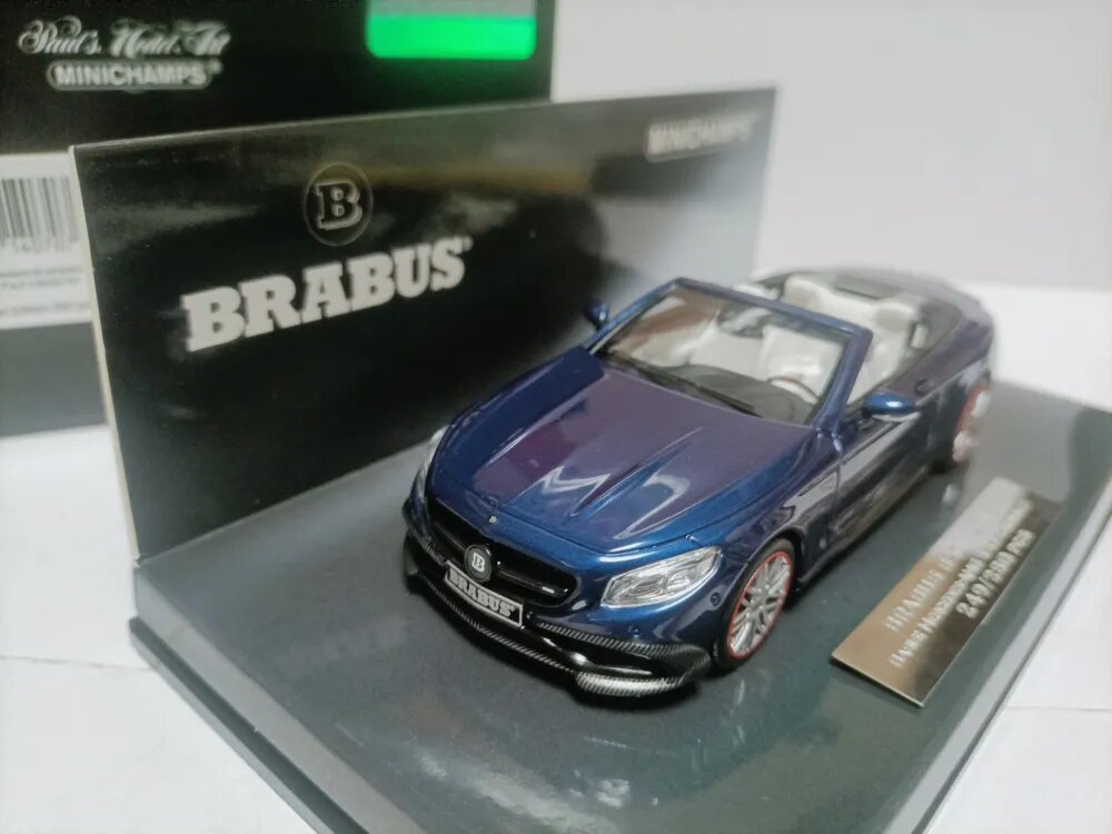 Коллекционная модель кабриолета Mercedes-AMG S63 с эксклюзивным тюнингом от Brabus 850, масштаб 1:43, тёмно-синий цвет