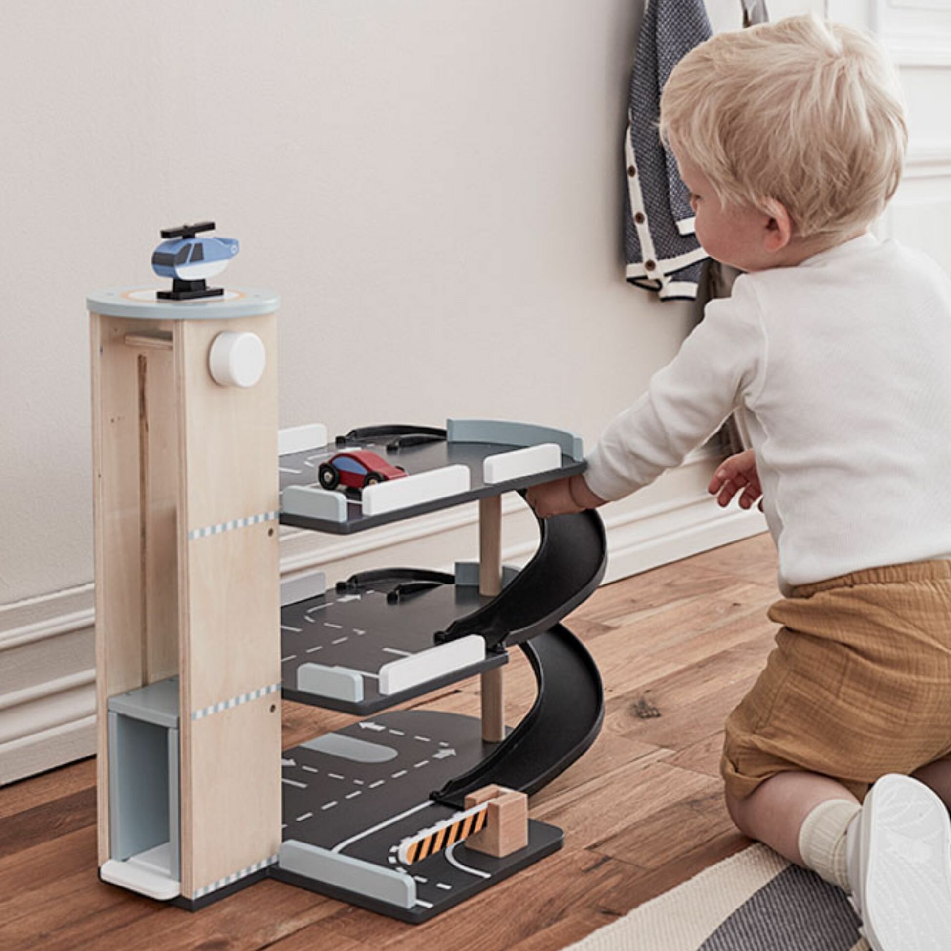 Kid's concept Игровой набор Автомобильный гараж Wooden Toy Garage