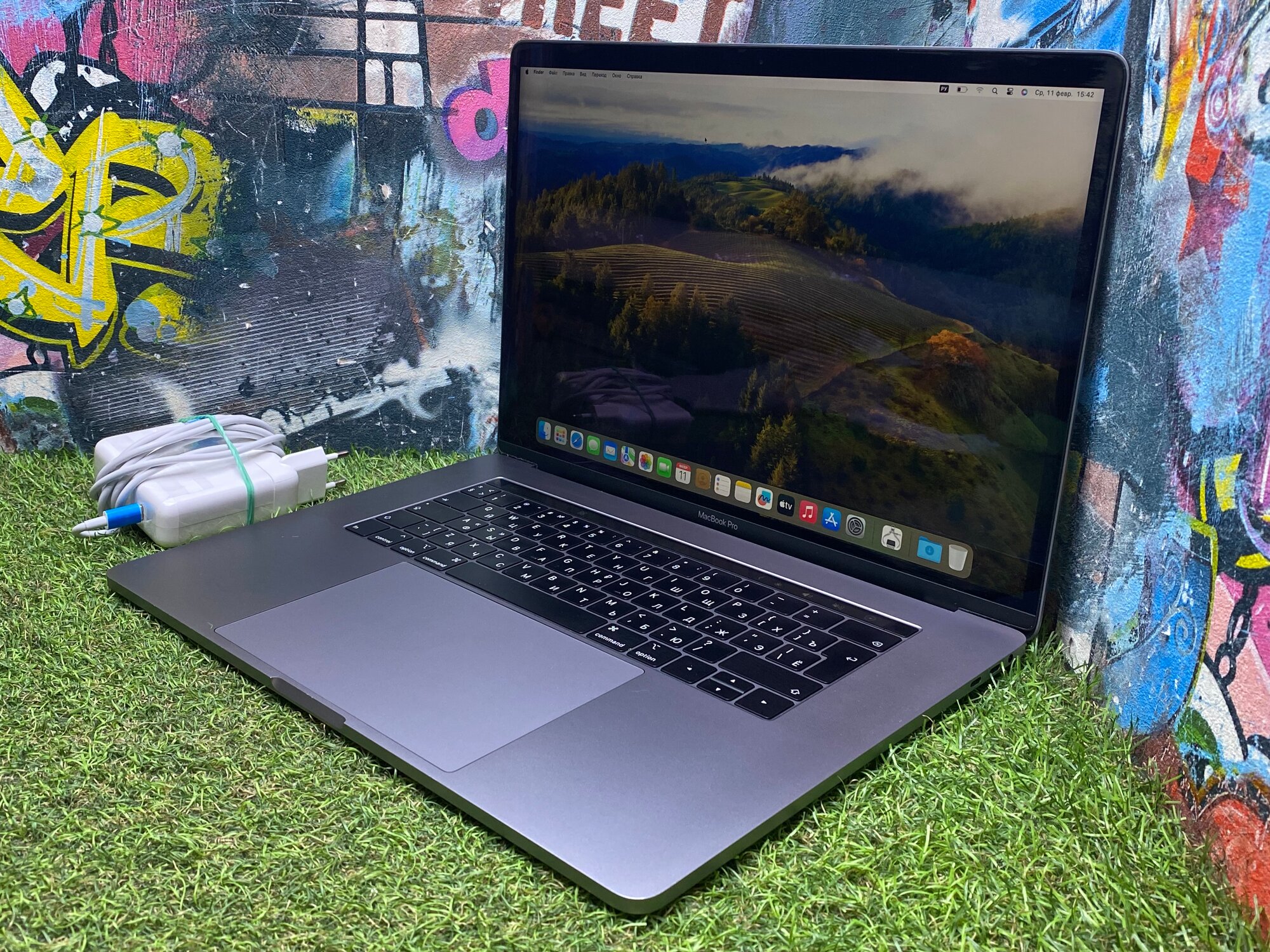 Apple MacBook Pro 15 2018 (A1990) Retina i7/16Gb/22 цикла