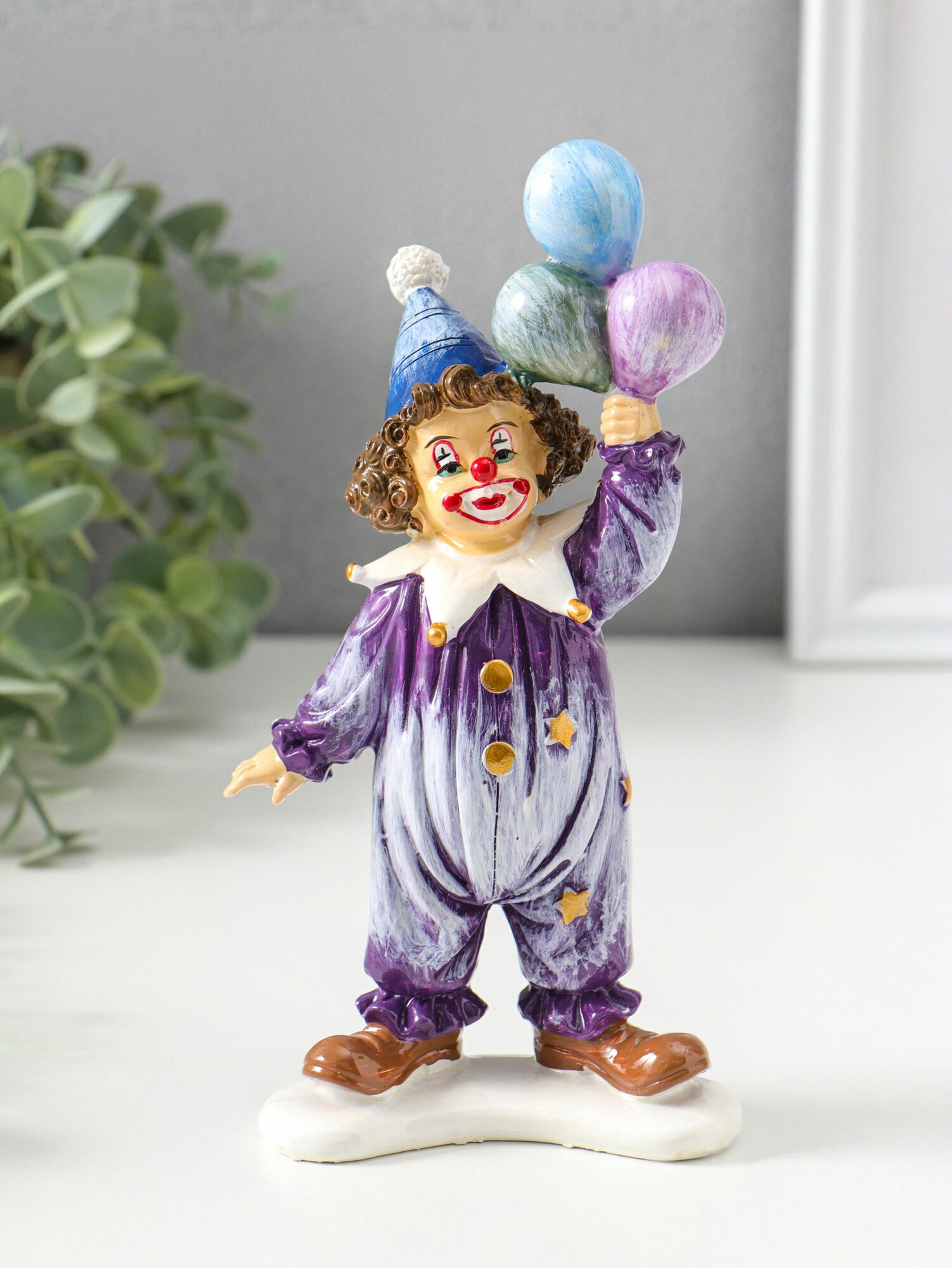 Фигурка полистоун "Клоун с воздушными шариками", сине-фиолетовый, 10x6.5x19.5 см