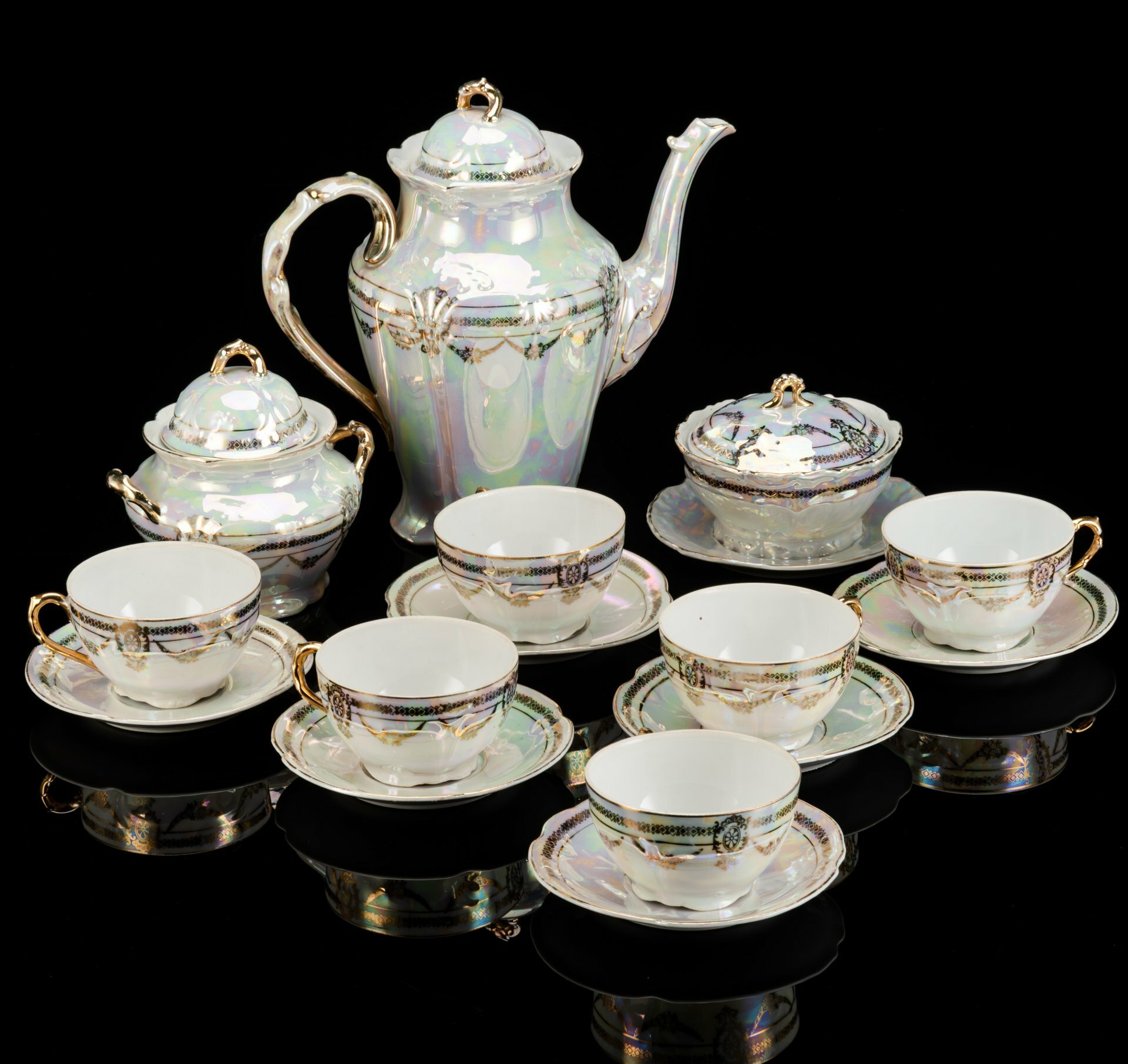 Сервиз чайный с цветочным и геометрическим декором, фарфор, люстр, золочение