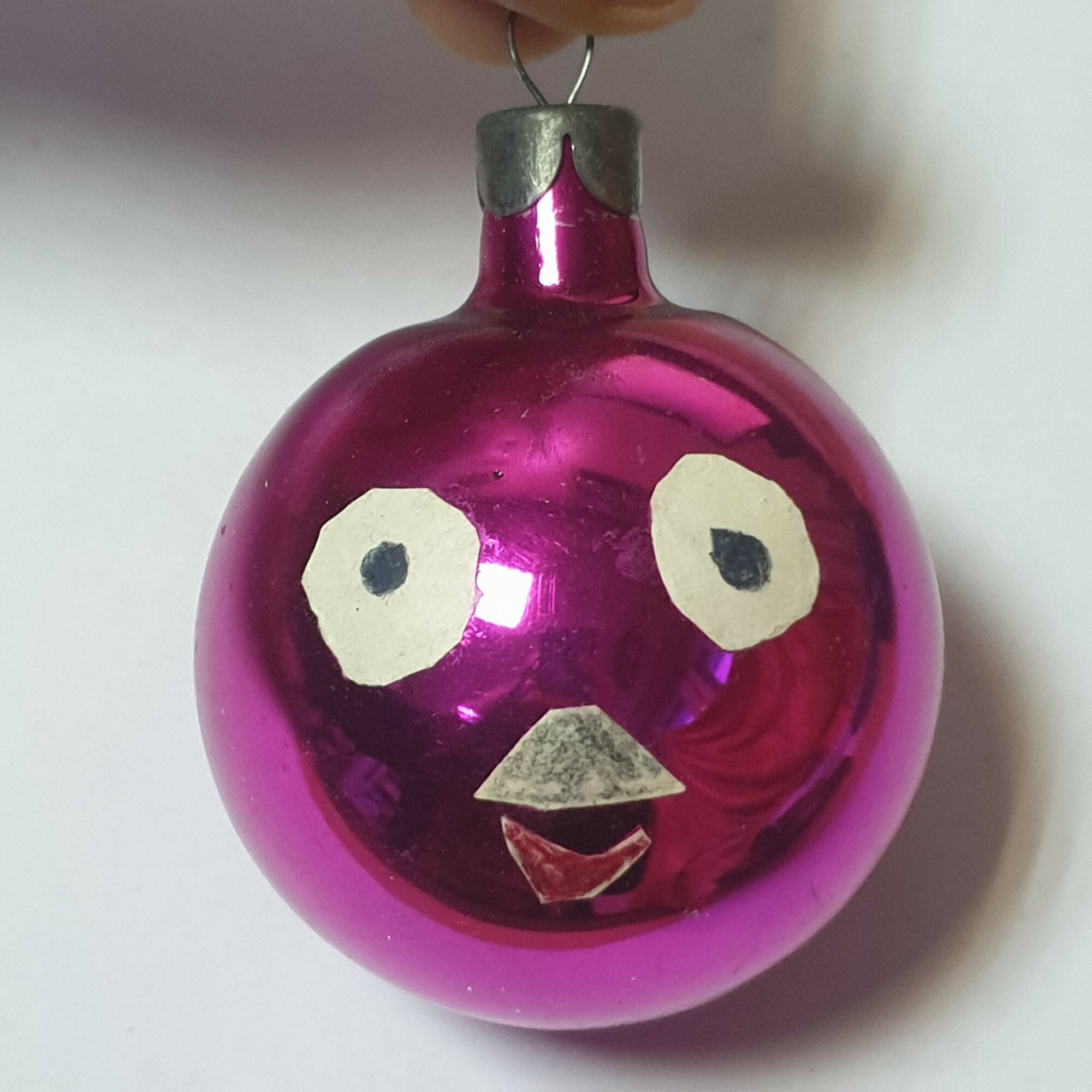 Елочная игрушка шар украшенный ребёнком. Стекло, винтаж СССР