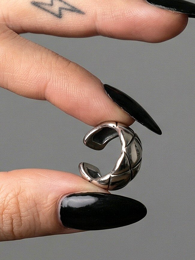 Моносерьга кафф, славянский оберег