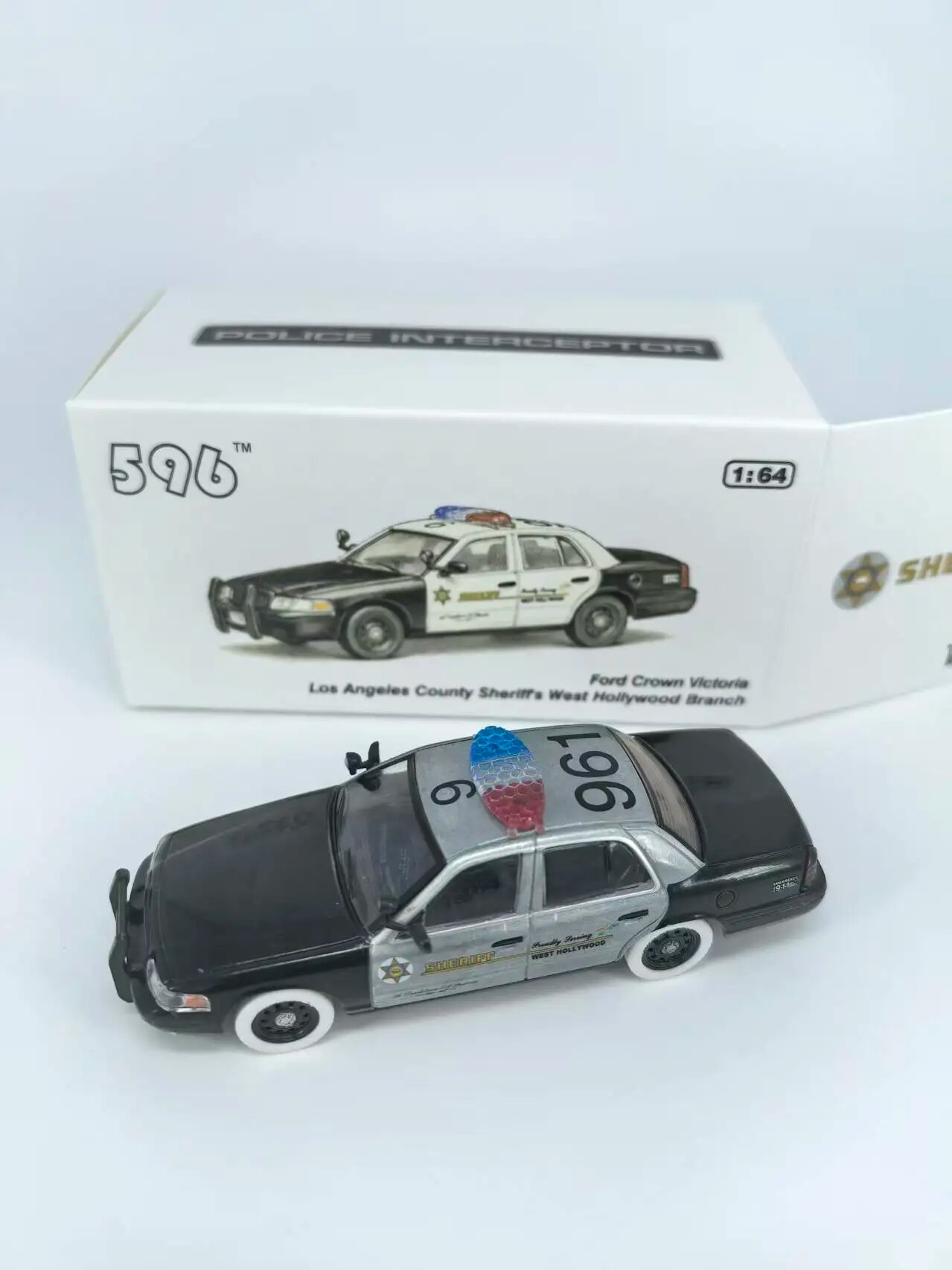 Золотые автомобили 1:64 Hidden Edition 124