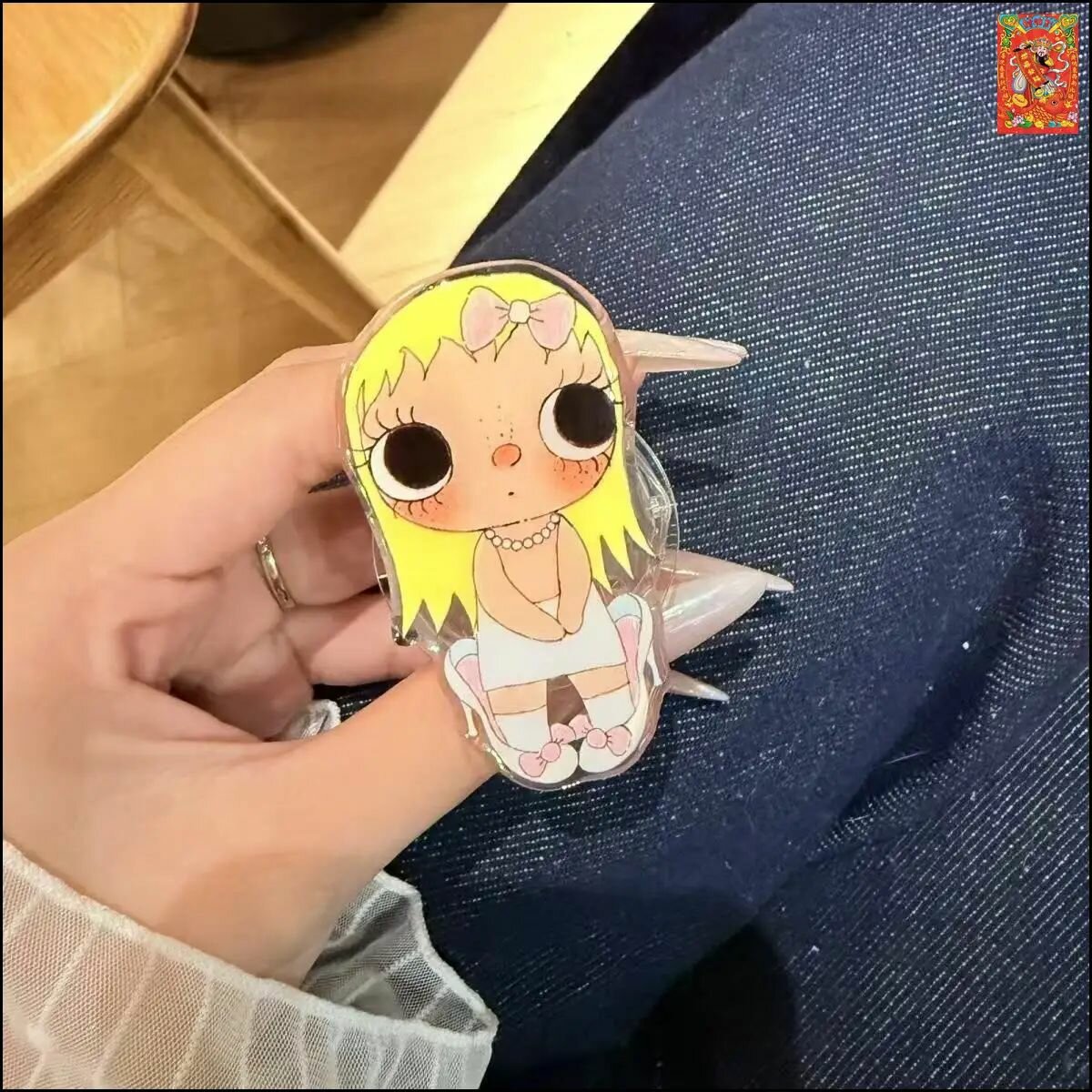 Мультяшный кронштейн для мобильного телефона Xiaoyu yuy желтый с креплением на телефон, универсальный держатель