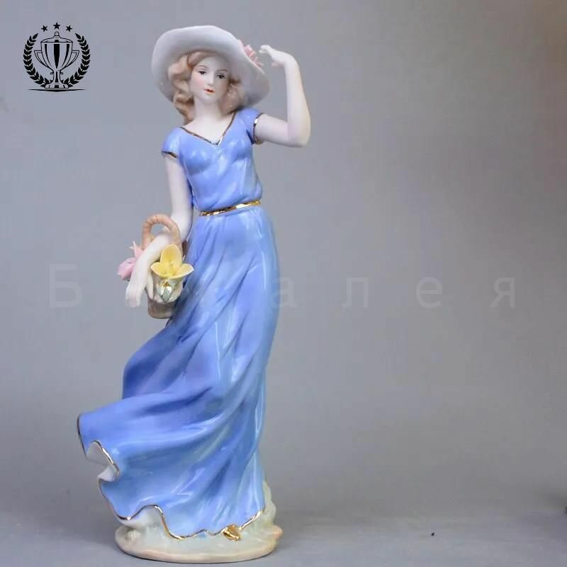 GM Статуэтка " Девушка в шляпке с цветами и корзиной цветов" 30 см фарфор
