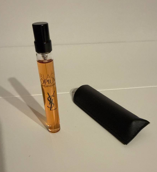 Yves Saint Laurent Black Opium женская парфюмерная вода мини спрей 10 мл Refillable W/ Pouch