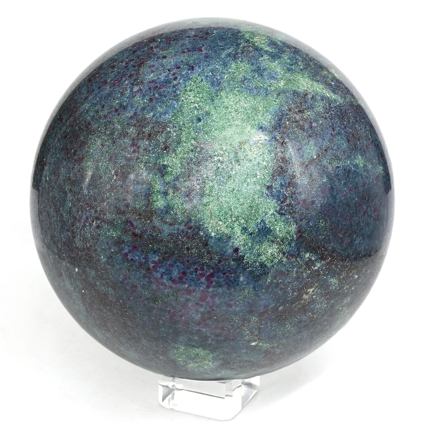 Шар из камня фуксит с включением рубина и кианита, диаметр 165мм, 9100г .