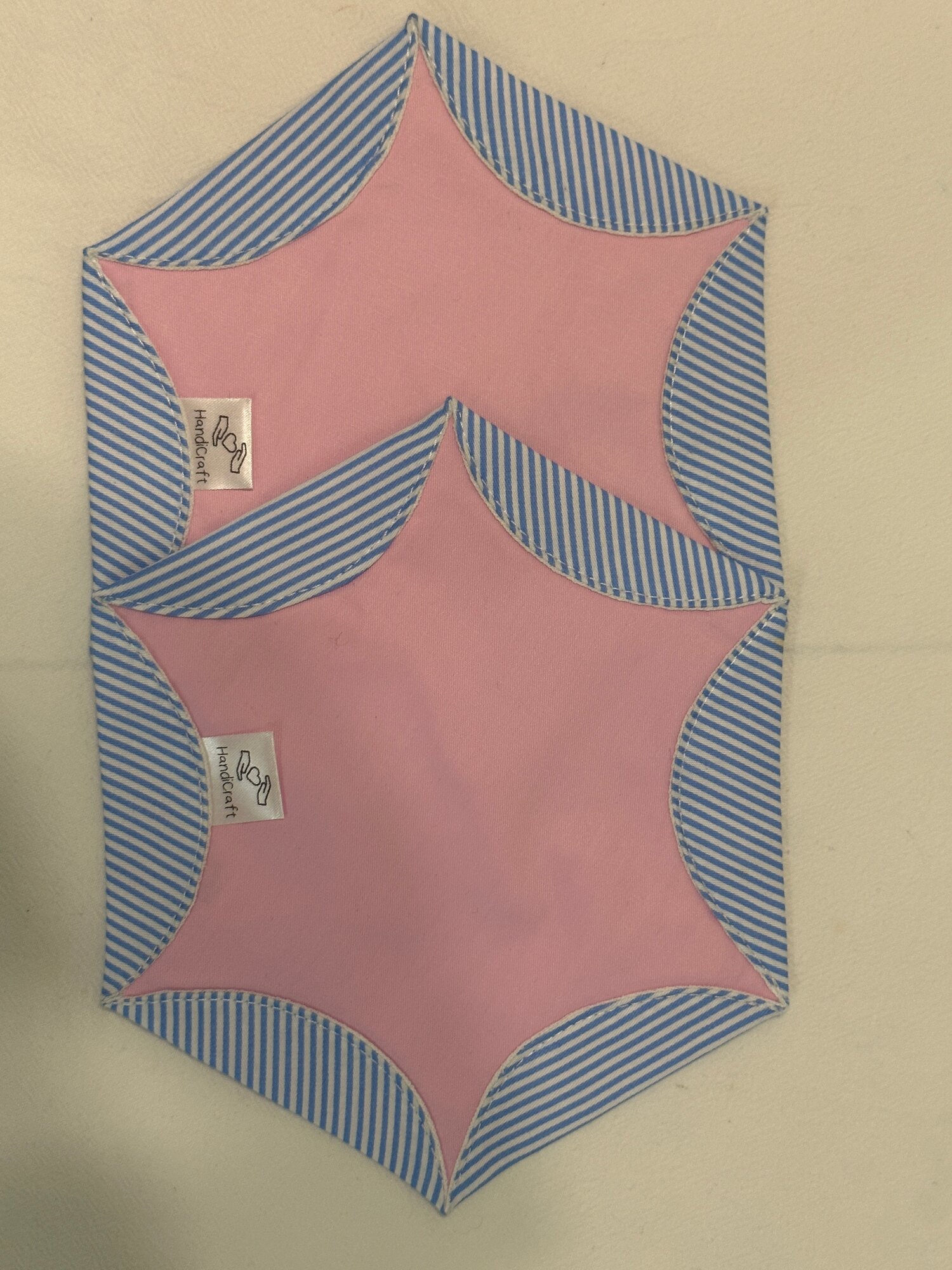 Сервировочные салфетки на стол, мини, плейсматы, розовые с голубой полоской, в форме звездочки, d 15 см, 2 шт.