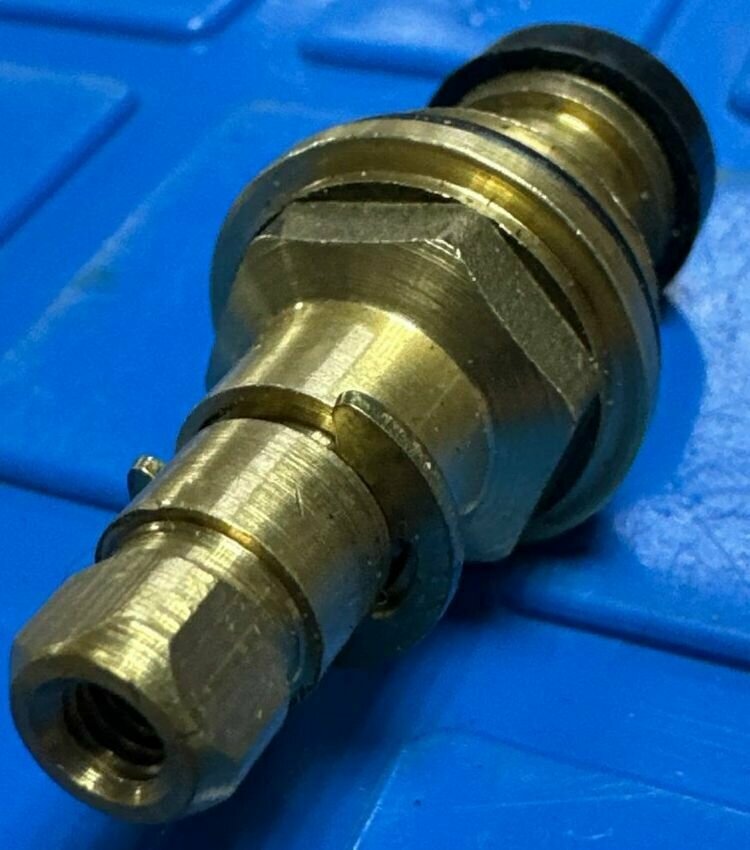 Кран-букса крана-смесителя 3/8" 45мм 24 шлица резиновая 2шт