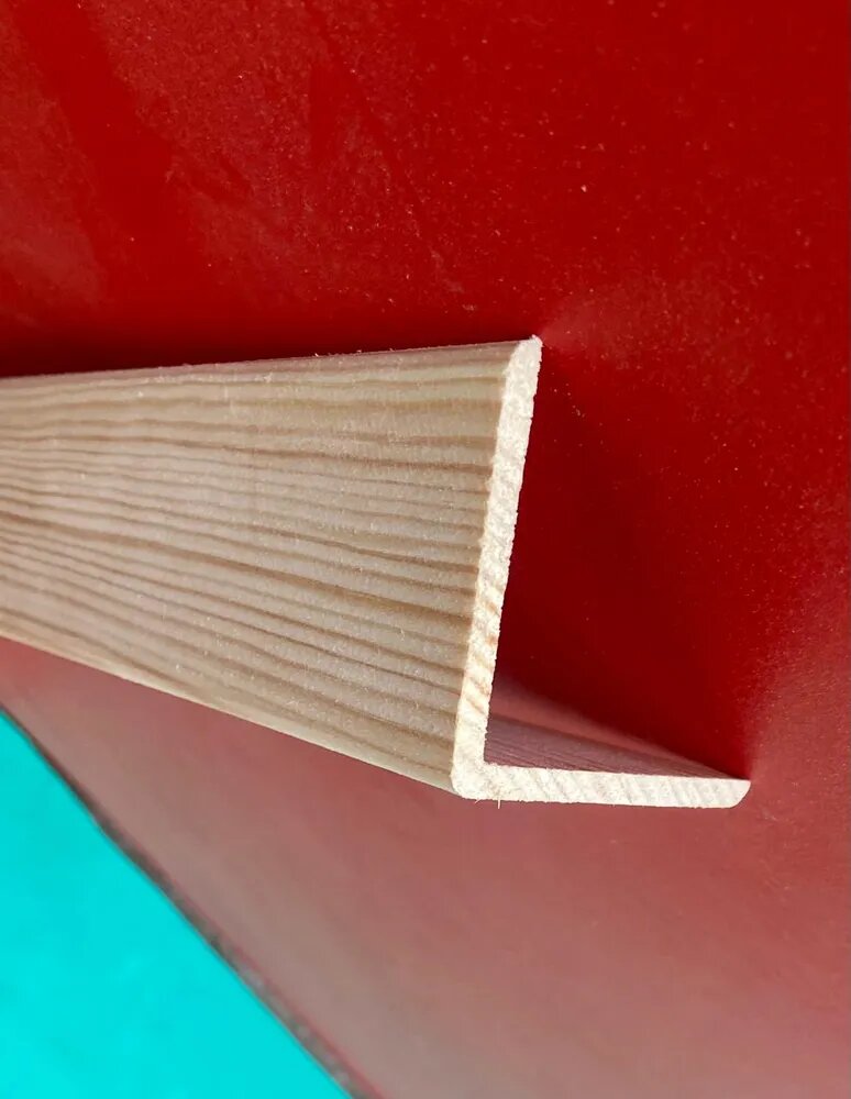 Уголок деревянный 30х30х2000 мм. 3 штуки