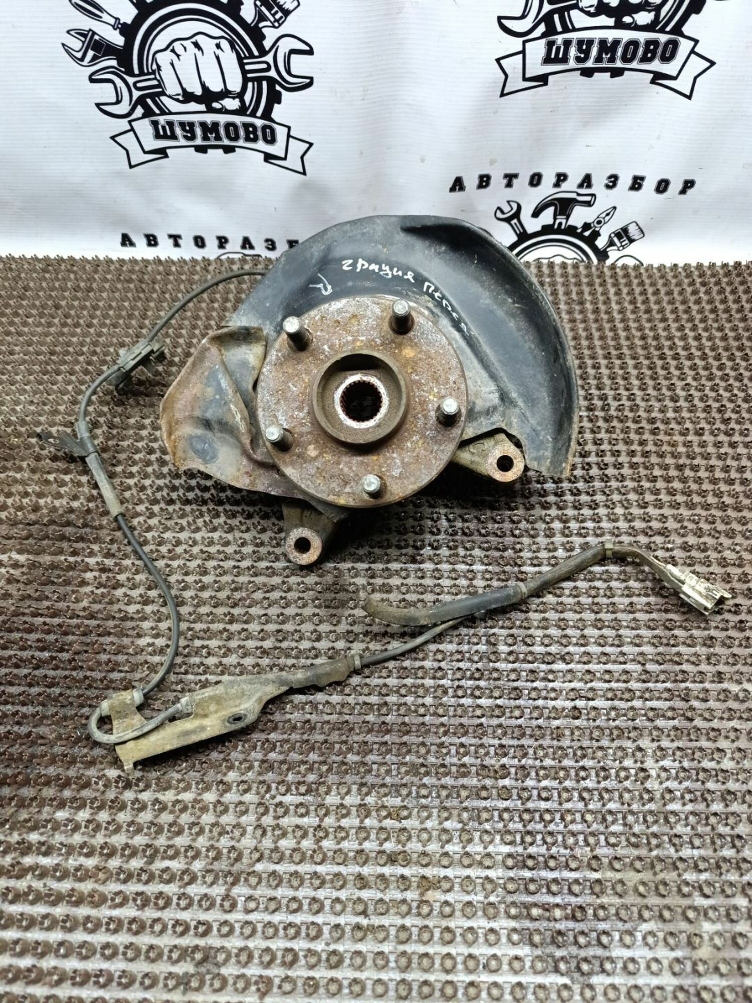 Поворотный кулак правый Toyota Camry, V40 (1994. с пробегом