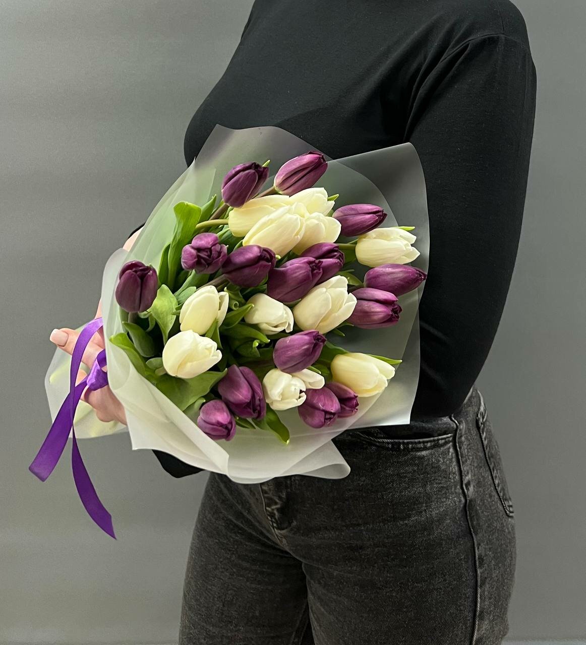 Букет цветов из Тюльпанов 25 шт микс, записка В подарок