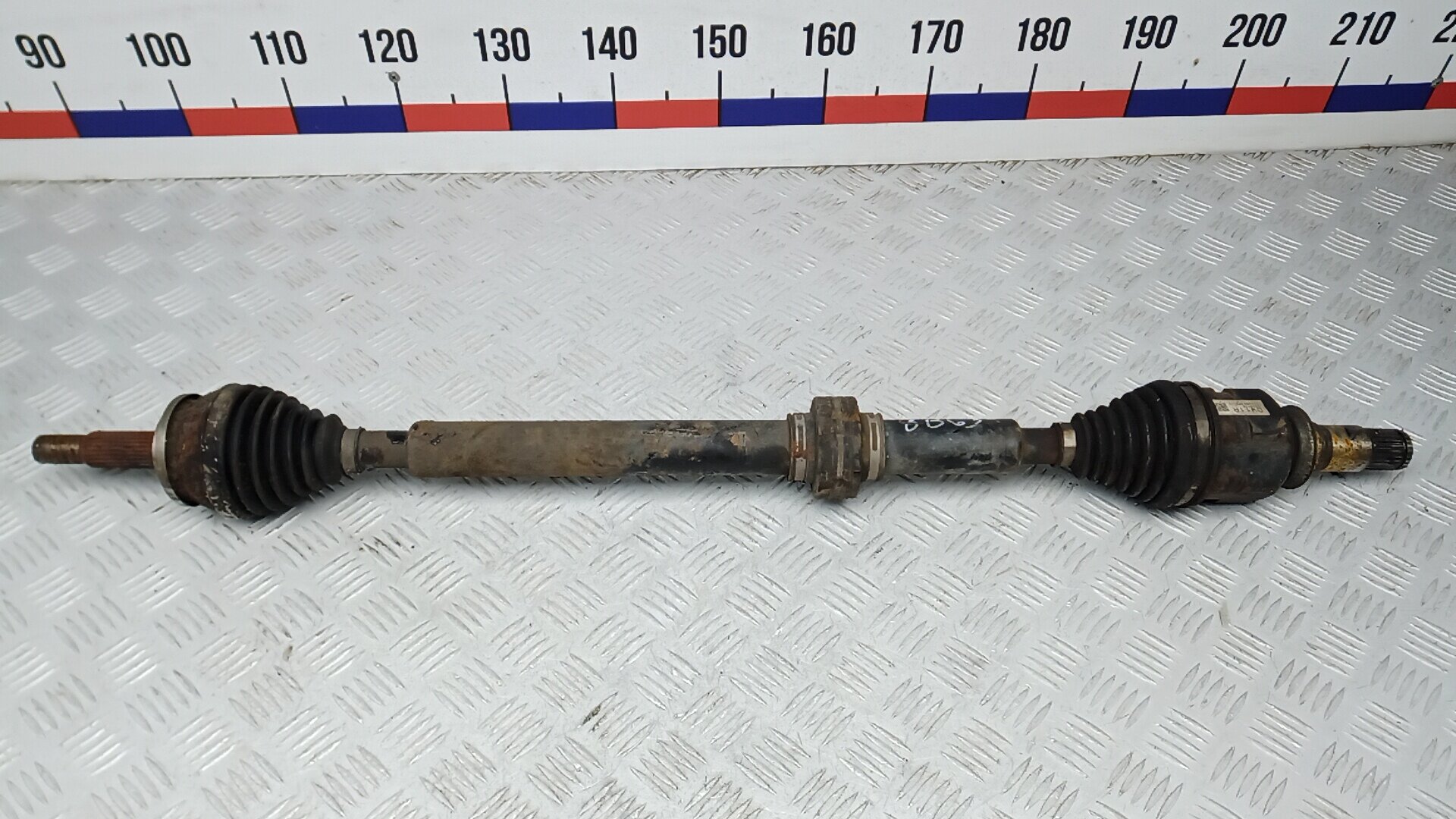 Привод передний правый TOYOTA PRIUS XW30