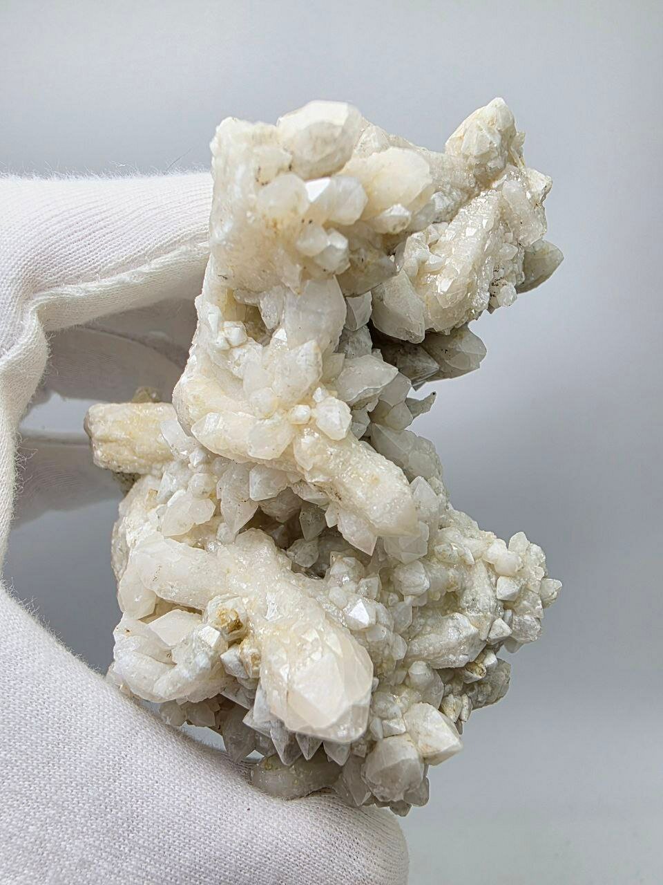 Друза кварца 102 мм, 252 г.