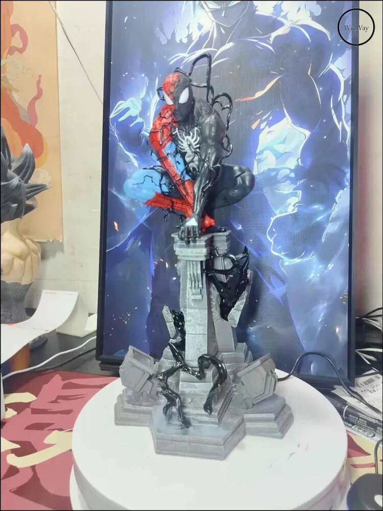 Фигурка из фильма Человек-паук / Spiderman, версия Веном (с подсветкой) 38см для мальчиков 14+ — фото 1