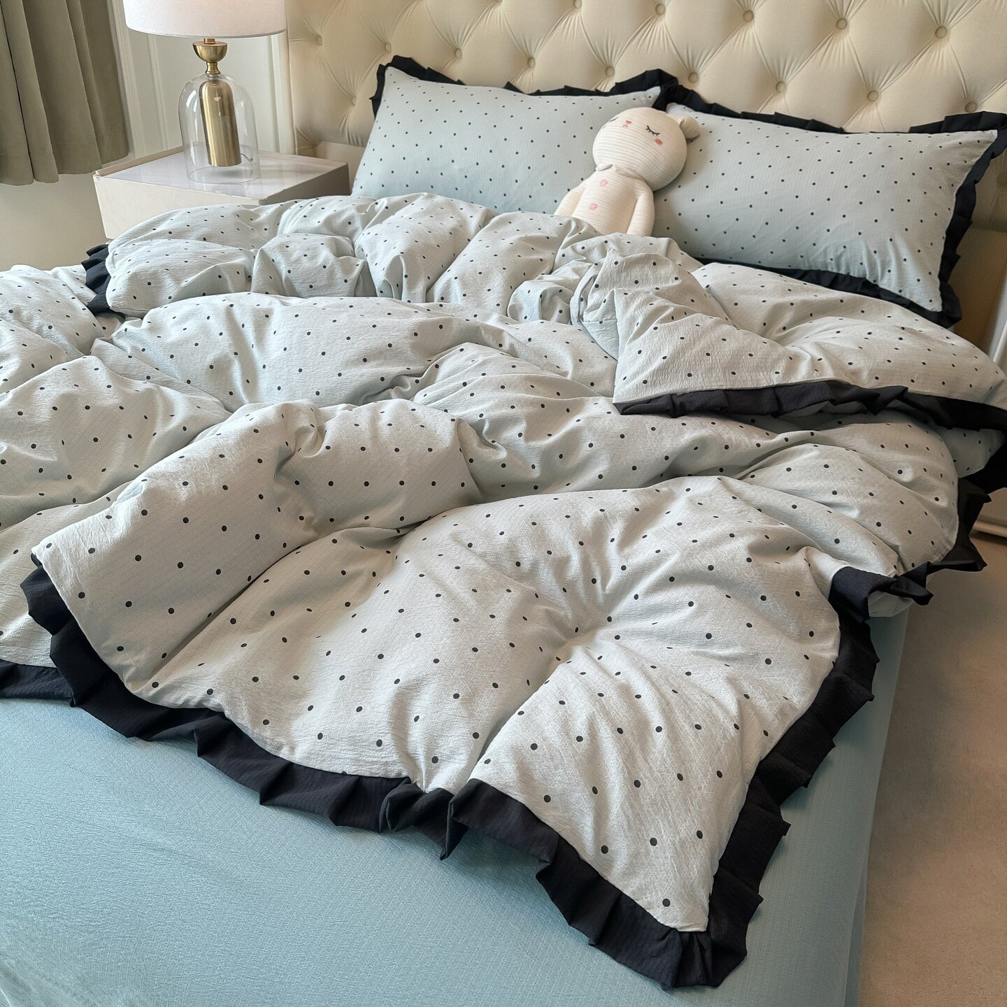 Новая модель 2026 года: четырехпредметный комплект из двухслойной марли с черным кружевом, комплект из четырех предметов из стираного хлопка, включает простыню, натяжную простыню и пододеяльник, подходит для машинной стирки.