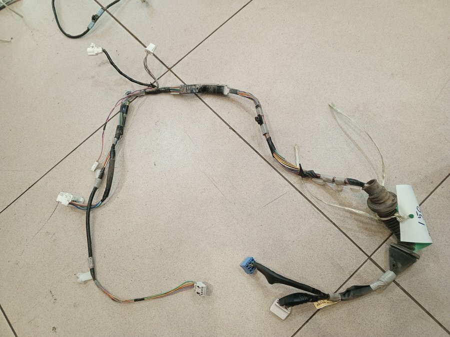 Проводка двери передней левой от Toyota Corolla E150 2006-2013